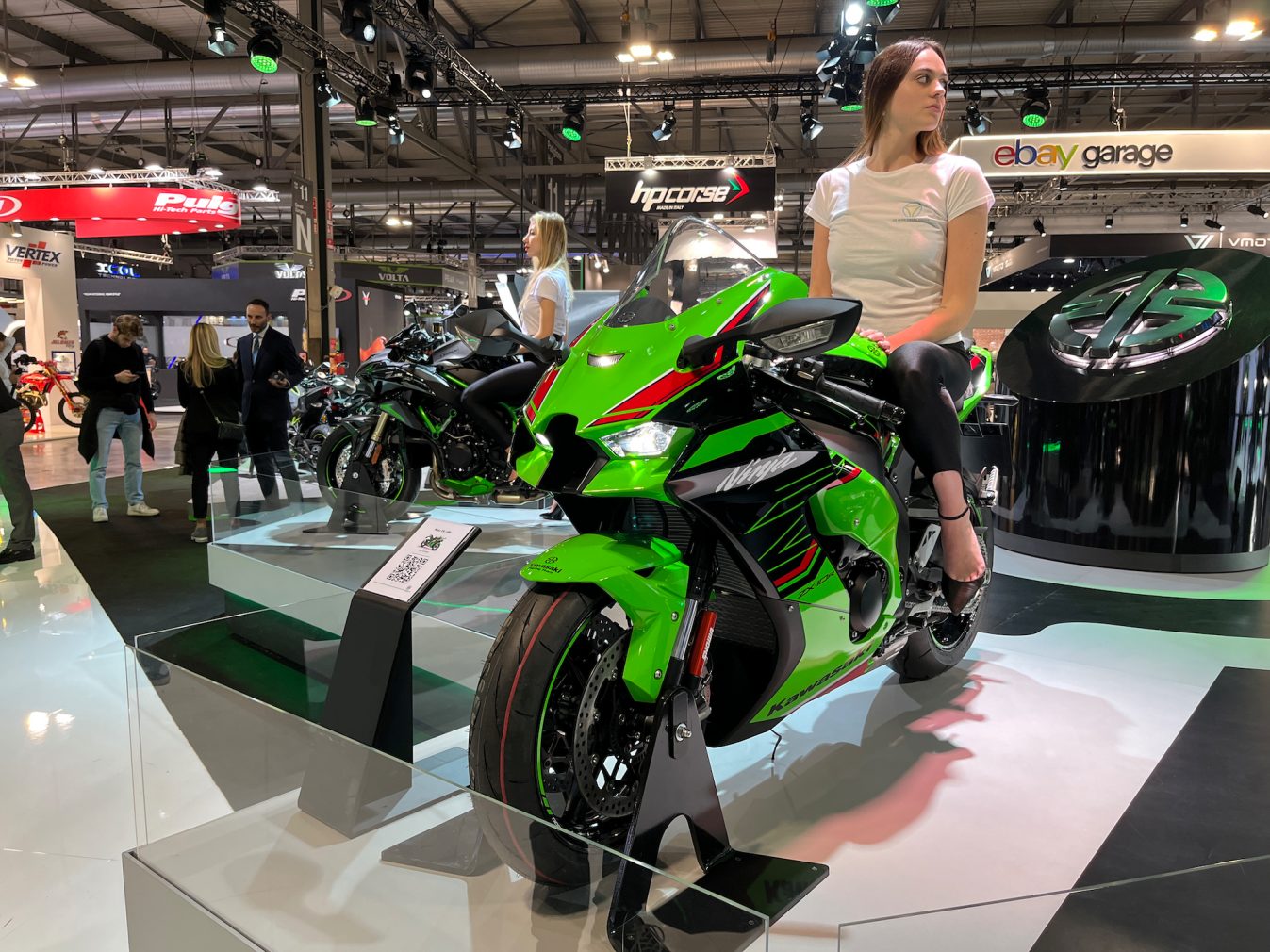 Kawasaki Ninja ZX-10R: il modello 2023 svelato ad EICMA 2022 — WeDrive