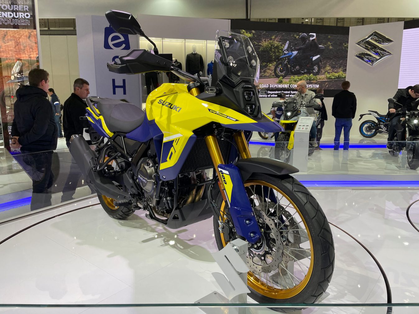 Suzuki V-Strom 800 DE: l'ultima off-road ad EICMA 2022 — WeDrive